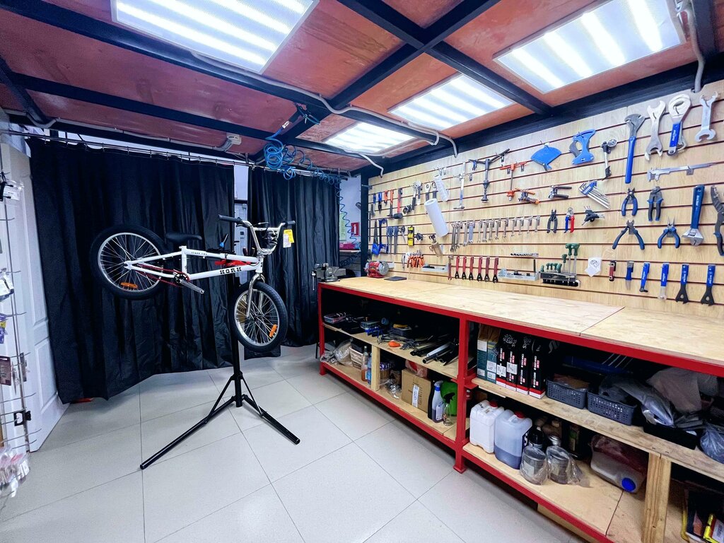 Spor malzemeleri tamiri Bike Centre, Moskova, foto