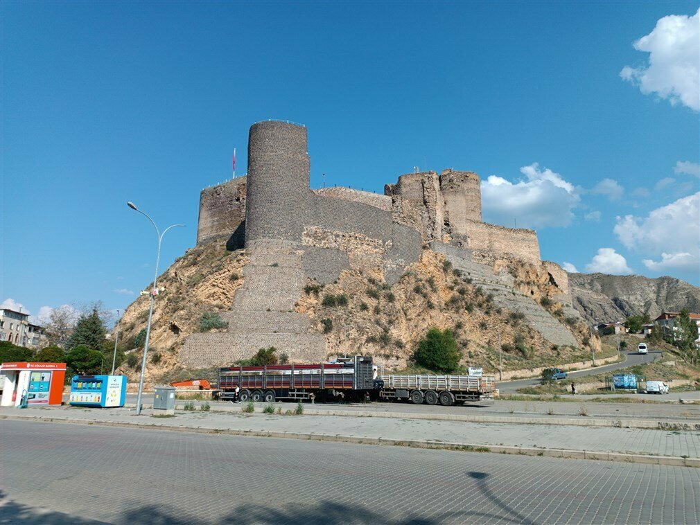 Turistik yerler Oltu Kalesi, Oltu, foto