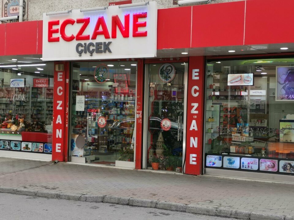 Eczaneler Çiçek Eczanesi, İstanbul, foto