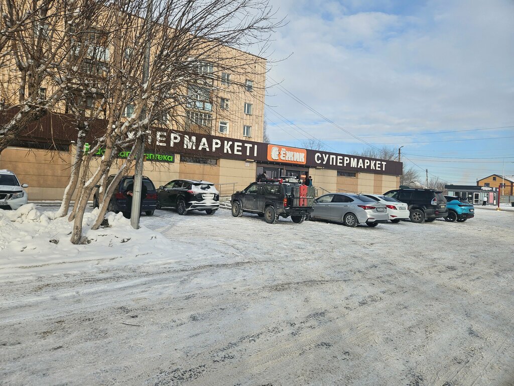 Süpermarket Supermarket Yozhik, Karağandı, foto