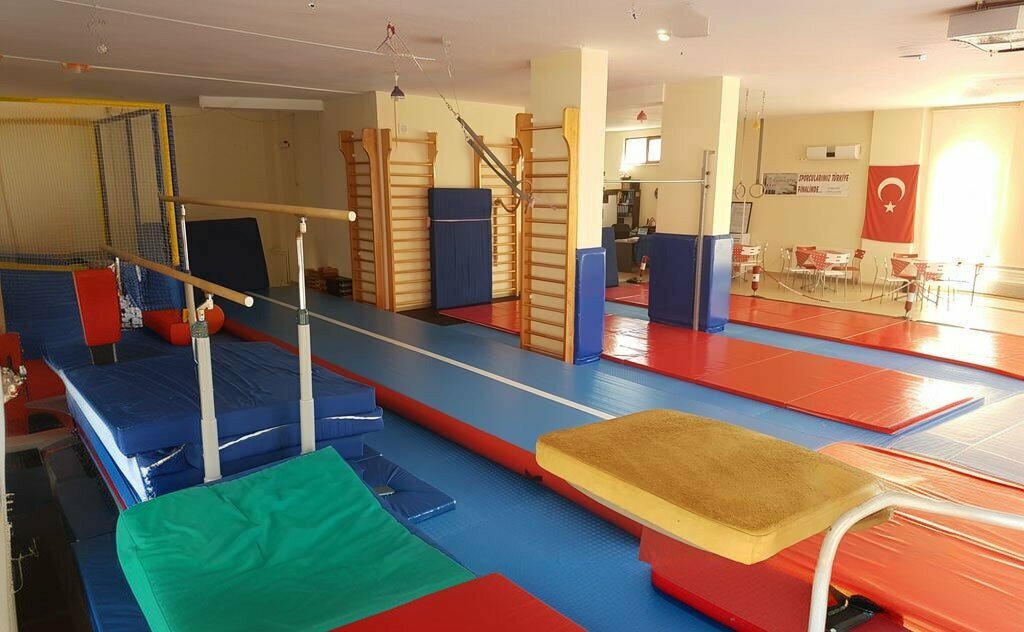 Fitness kulüpleri Edremit Cimnastik & Gym, Edremit, foto