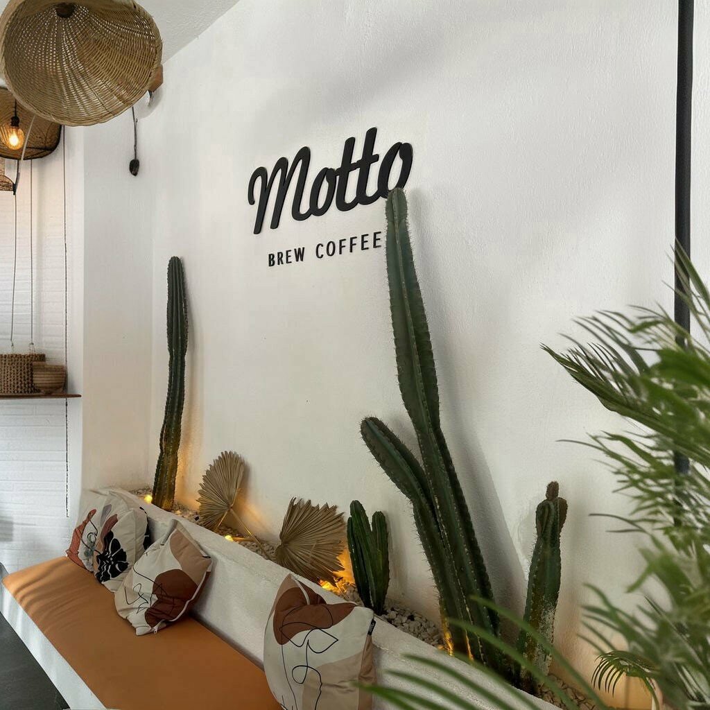 Kahve dükkanları Motto Brew Coffee, Ula, foto