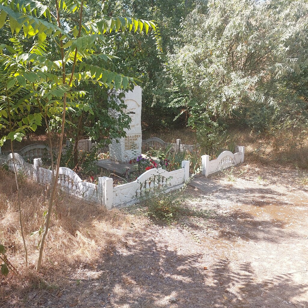 Anıt, heykel Кубанским казакам, погибшим в годы Великой Отечественной войны, Kerç, foto