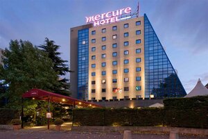 Mercure Paris Porte de Pantin Hotel (Avenue Jean Lolive No:22, Pantin), otel