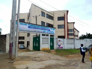 Cma Church Cocody Vallon (Abidjan, Cocody, Quartier de la Attoban), protestan kilisesi  Abican'dan