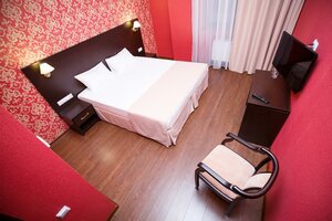 Meliton (Levanevsky street No:192, Tsentralniy City administrative district, Tsentralniy Microdistrict, Krasnodar), otel  Krasnodar'dan