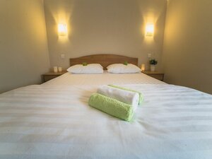 Dom Hotel Dme (Malinovaya ulitsa No:1, derevnya Korobovo, TIZ Korobovo), otel  Moskova ve Moskovskaya oblastından