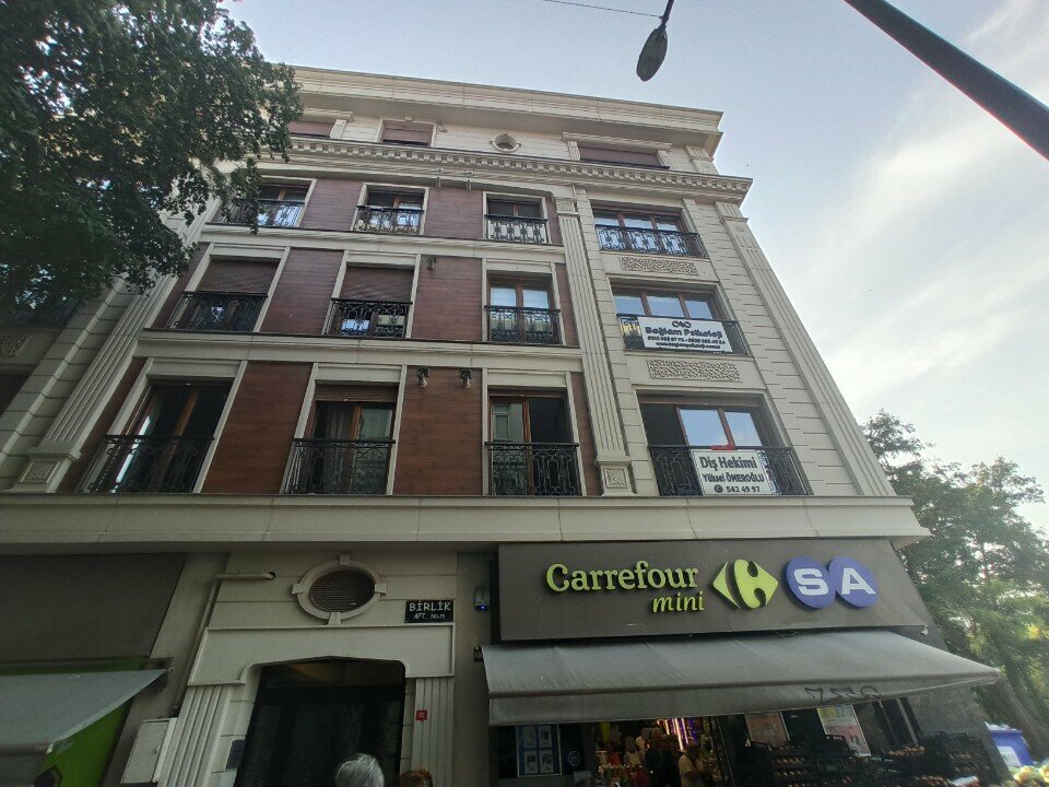 Özel ağız ve diş sağlığı klinikleri ve muayenehaneleri Diş Hekimi Yüksel Ömeroğlu, İstanbul, foto