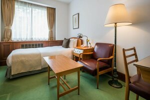 Hilltop Hotel (Tokyo Metropolis, Special Ward Chiyoda, Kanda Surugadai, Kanda Surugadai 1 chome), otel  Tokyo'dan