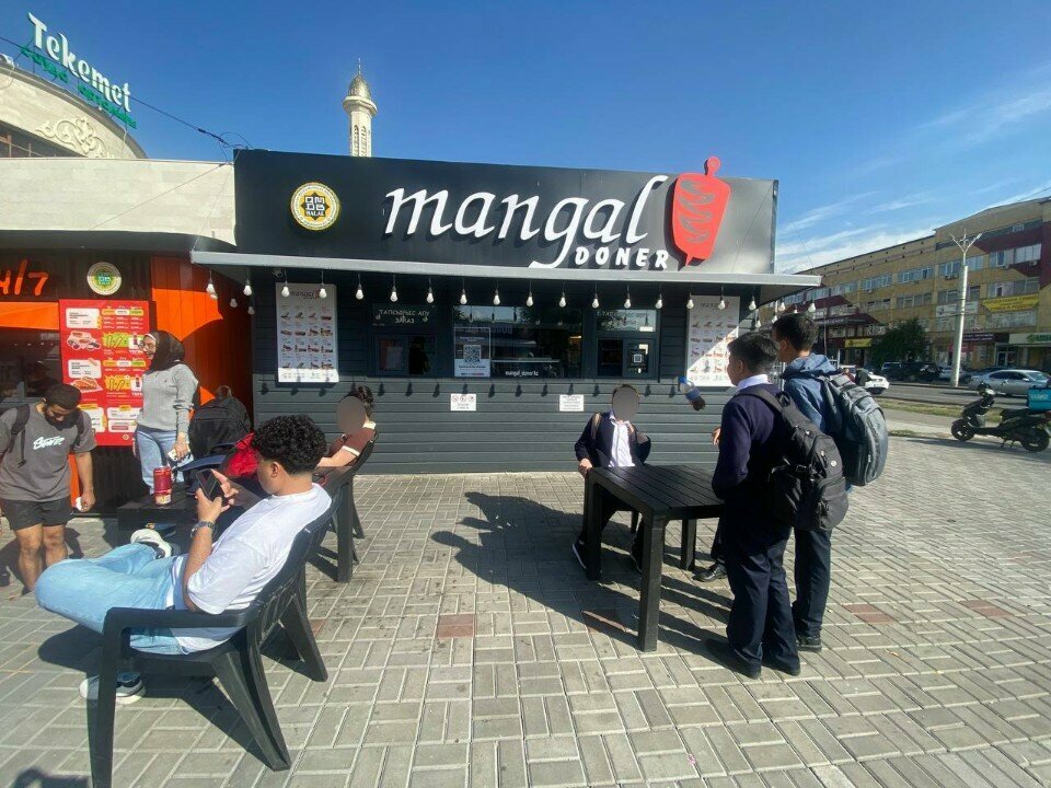 Fast food Mangal doner, Almatı, foto