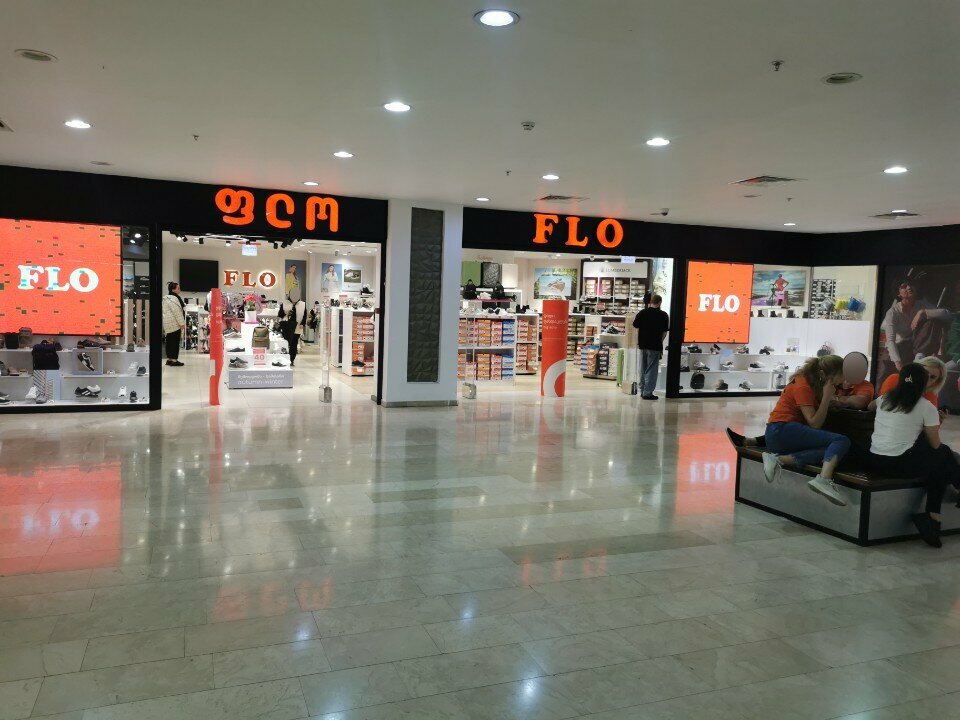 Ayakkabı mağazaları Flo Ayakkabı, Batum, foto