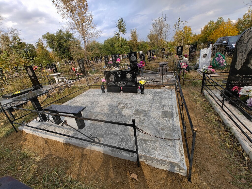 Heykel ve mezarlık taşı üreticileri Stone Studio, Rudny, foto