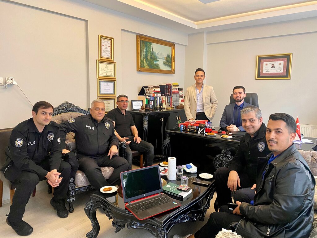 Avukatlar Avukat Selim Kaya, İnegöl, foto