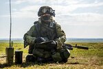 Площадка с вышкой для прыжков с парашютом (Moscow Region, Odintsovskiy Urban District, Voyenno-patrioticheskiy park kultury i otdykha Vooruzhyonnykh Sil Rossiyskoy Federatsii Patriot), uçuş kulüpleri  Kubinka'dan