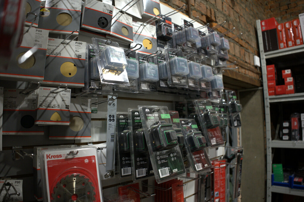 Elektrik ve benzinle çalışan aletler A-ipower-shop, Moskova, foto