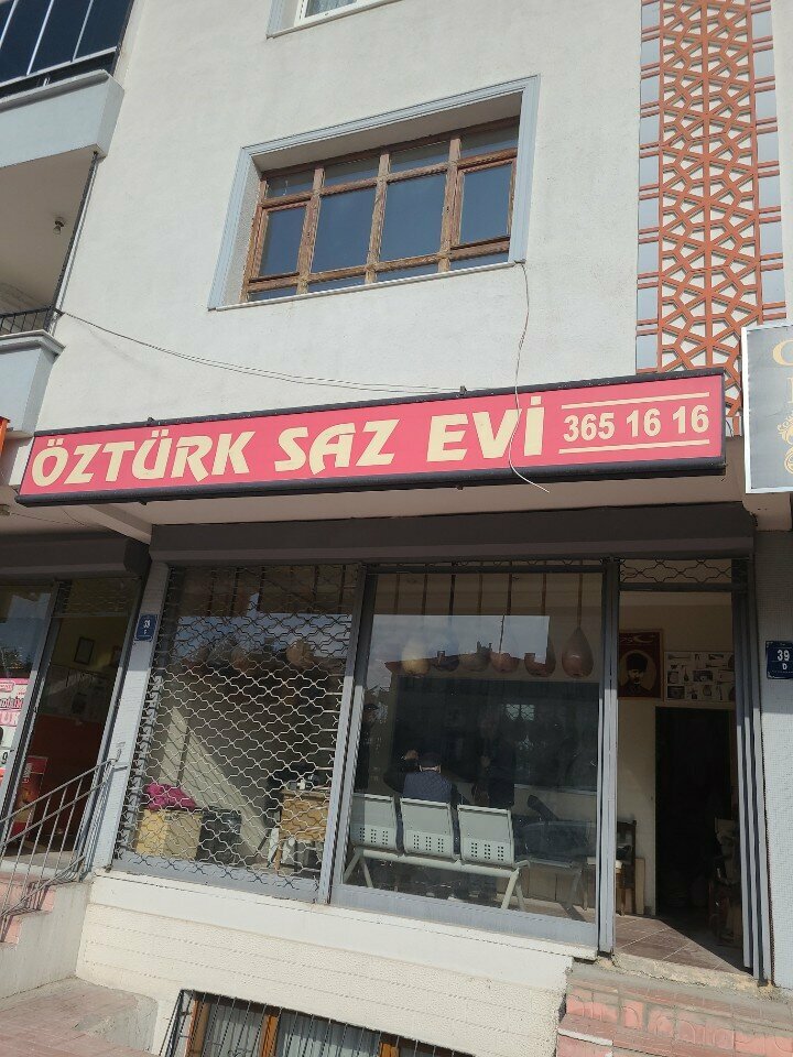 Müzik enstrumanların tamiri Öztürk Saz Evi, Ankara, foto