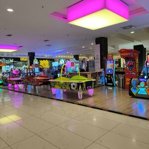 Igraj.rs (Zaplanjska Street No:32B), eğlence merkezleri  Belgrad'dan