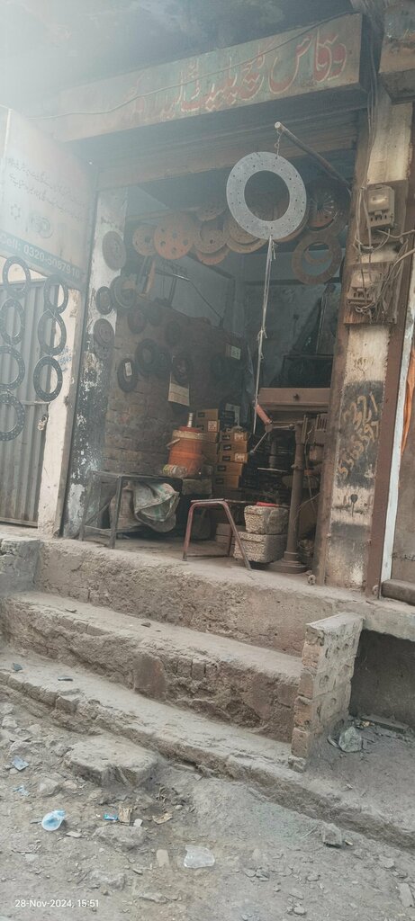 Plaka üretimi Waqas Number Plate and Leather Works, Rawalpindi, foto