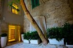 FabrisPalace Residence (Vico II Cambio No:10, Trani), daireler  Trani'den