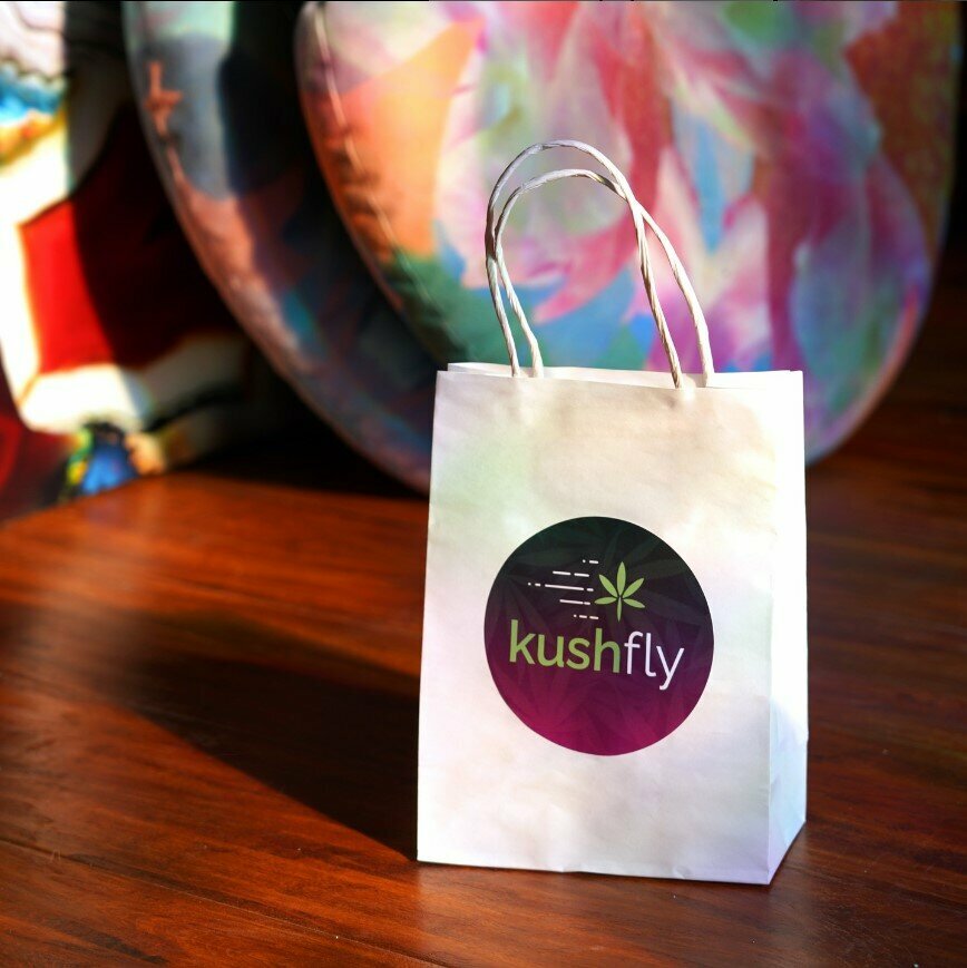 Kurye hizmetleri Kushfly Cannabis Delivery, Kaliforniya Eyaleti, foto