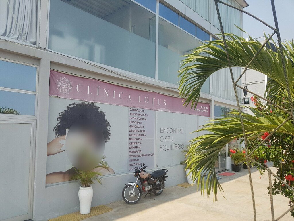 Tıp merkezleri ve klinikler Clínica Lótus, Loanda, foto