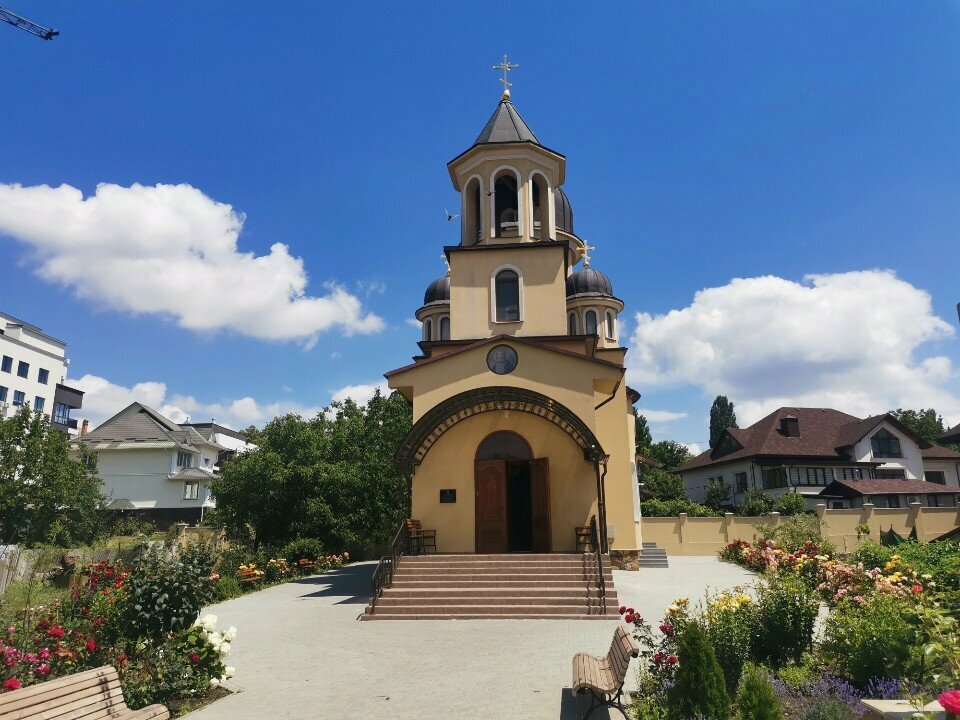 Ortodoks kiliseleri Biserica Sf. Serafim de Sarov, Kişinev, foto
