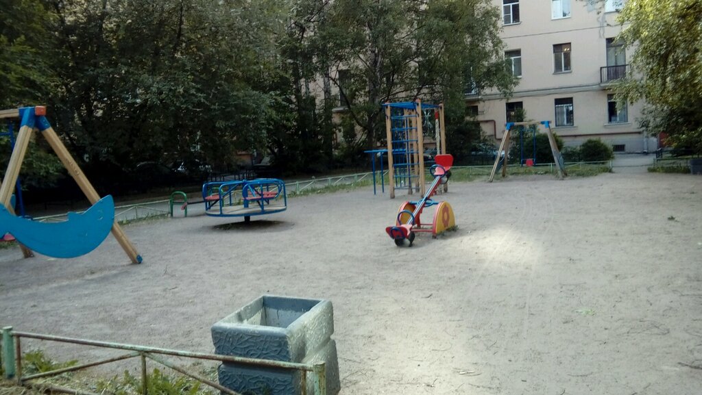 Oyun alanı Playground, Saint‑Petersburg, foto