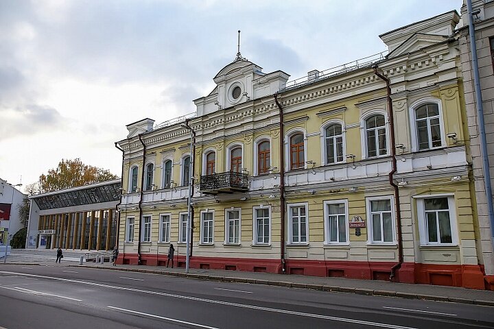 Turistik yerler Бывшее здание Чк, Minsk, foto