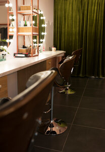 Tint Brow Bar (Čyrvonaarmiejskaja vulica No:1), kaş ve kirpik salonu  Gomel'den