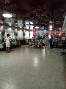 U Alekseya (Севастопольская улица No:25А, посёлок городского типа Новофёдоровка), kafe  Kırım Cumhuriyeti'nden