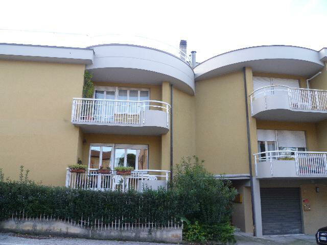 Emlak ofisi Andrea Cruciani Agenzia Immobiliare, Marche, foto