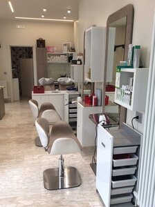 Acconciature Vb (Piedmont, Cuneo), kuaförler  Cuneo'dan