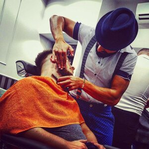 Figaro Barber House SAS (Via Umberto I No:102), güzellik salonu  Katanya'dan