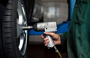 Tyrewise Service & Repair Centre (Northwich, Unit 1 Hargreaves Court), otomobil servisi  İngiltere'den