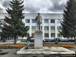 В.И. Ленин (Sverdlovsk Region, Krasnoufimsk, ploshchad Lenina), anıt, heykel  Krasnoufimsk'ten