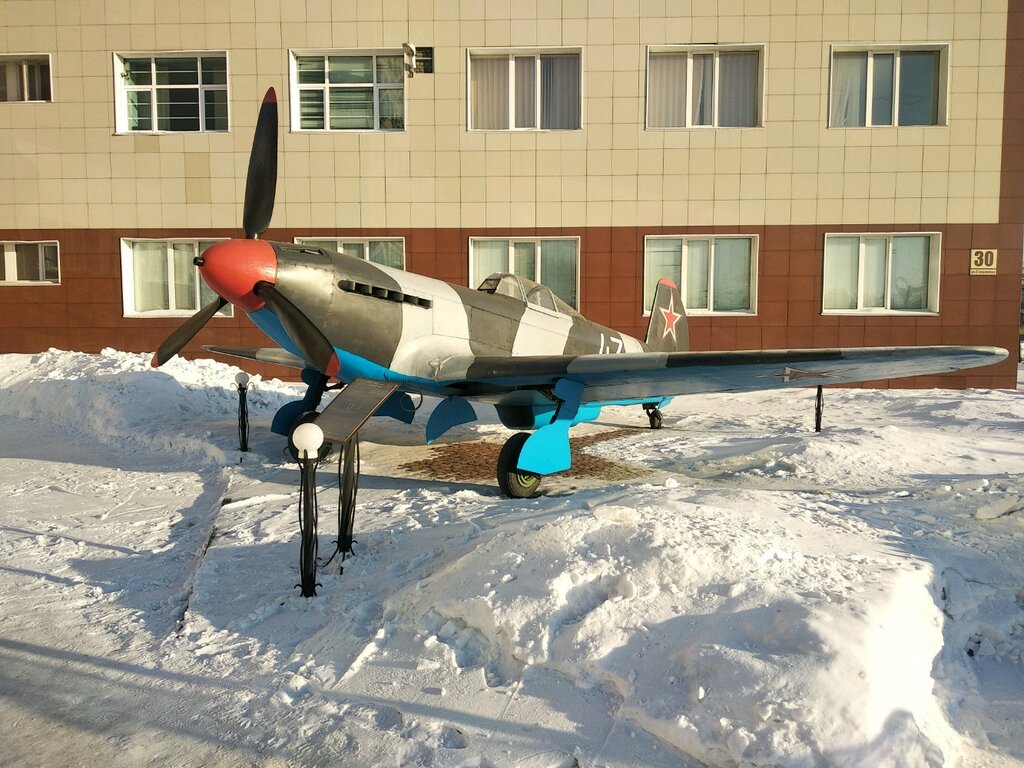 Teknoloji anıtı Истребитель Як-9, Novosibirsk, foto