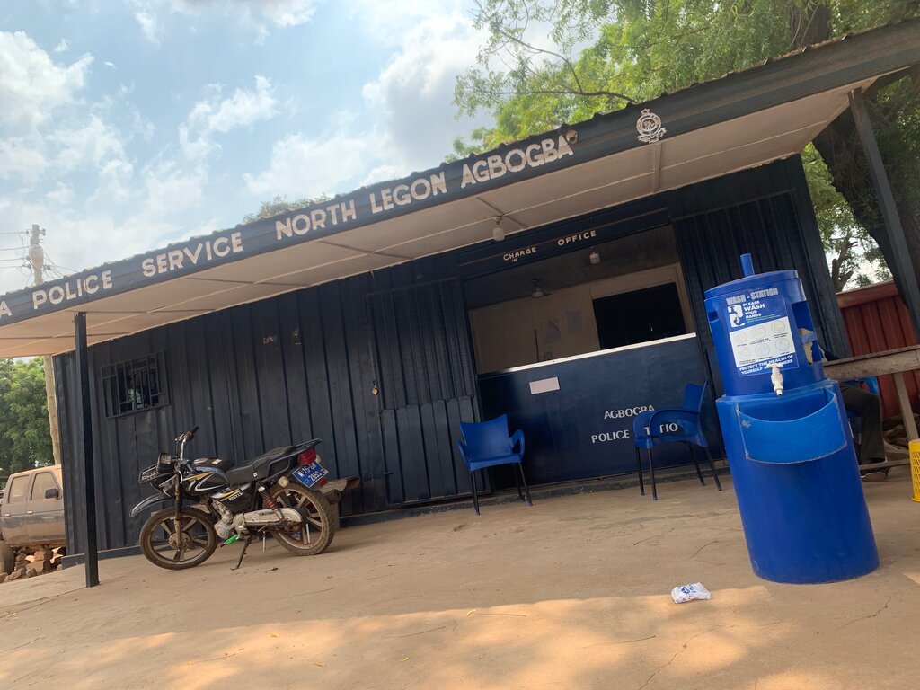 Polis merkezleri Agbogba Container Police Post, Dünya, foto