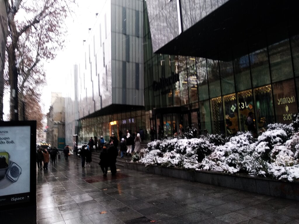 Kozmetik ve parfümeri mağazaları M·a·c Cosmetics, Tiflis, foto