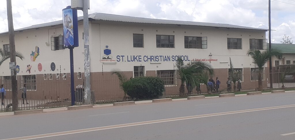 Ortaokul ST. Luke Christian School, Lusaka, foto
