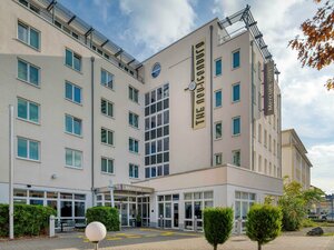 Mercure Neu-Isenburg (Hesse, Offenbach, Frankfurter Straße, 190), otel  Neu‑Isenburg'dan