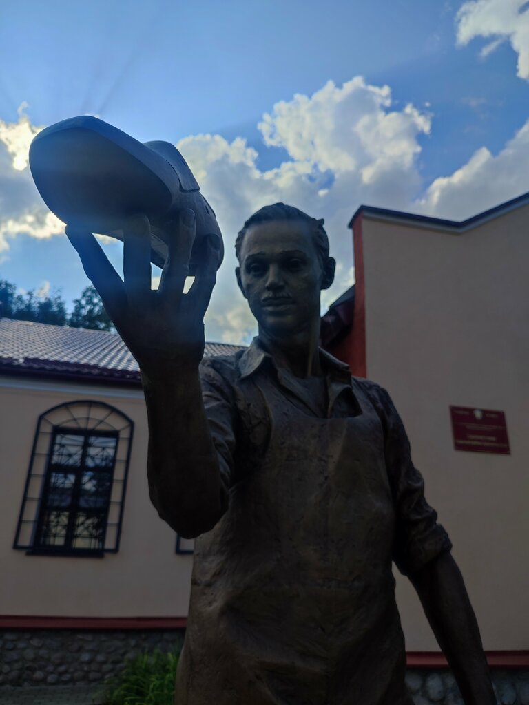 Anıt, heykel Cishka Gartny, Kopyl, foto