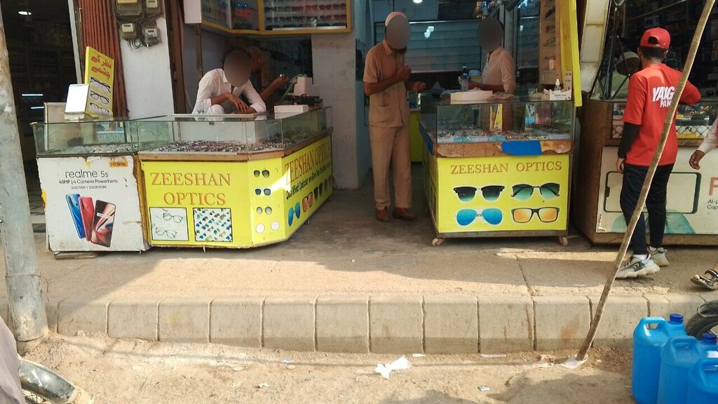 Özel muayenehaneler Zeeshan Optical, Karaçi, foto