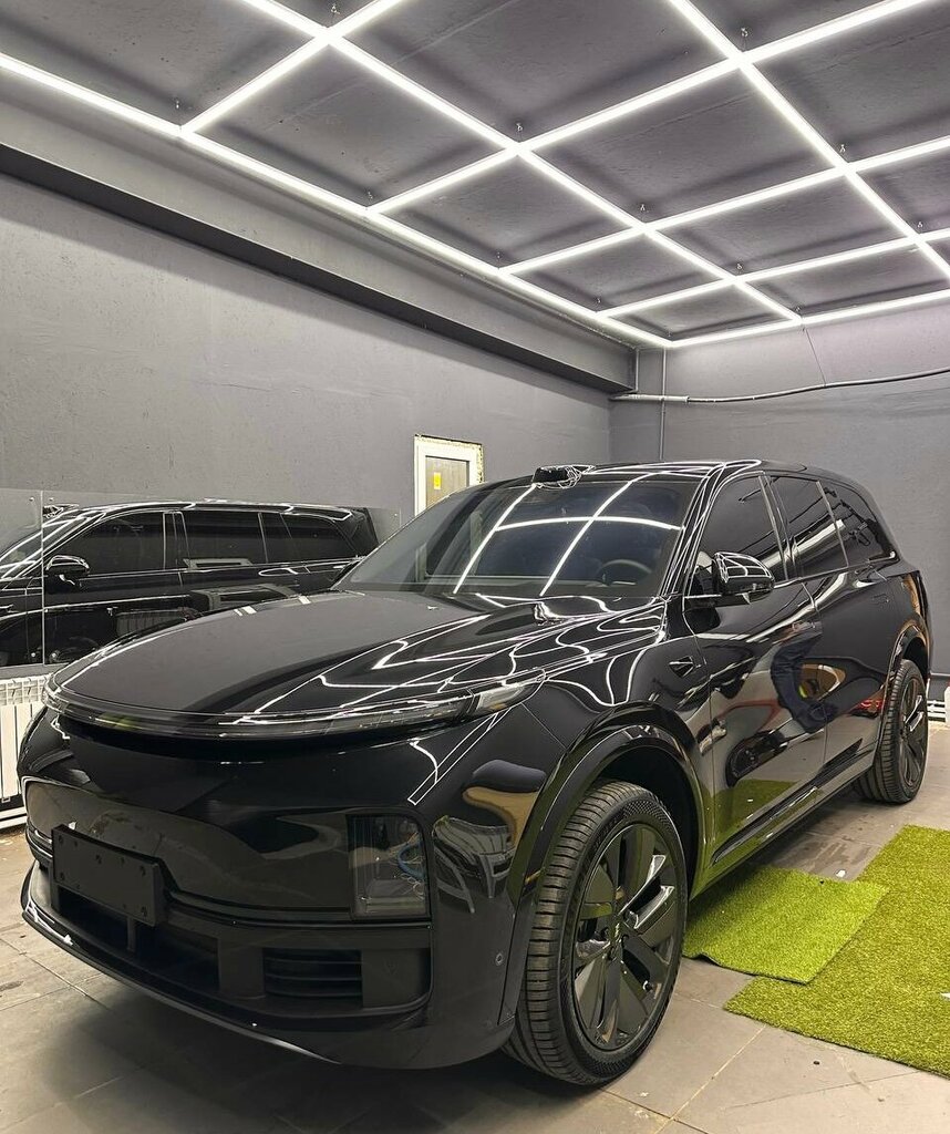 Detaylı oto bakımı Kings of the streets, Lobnia, foto