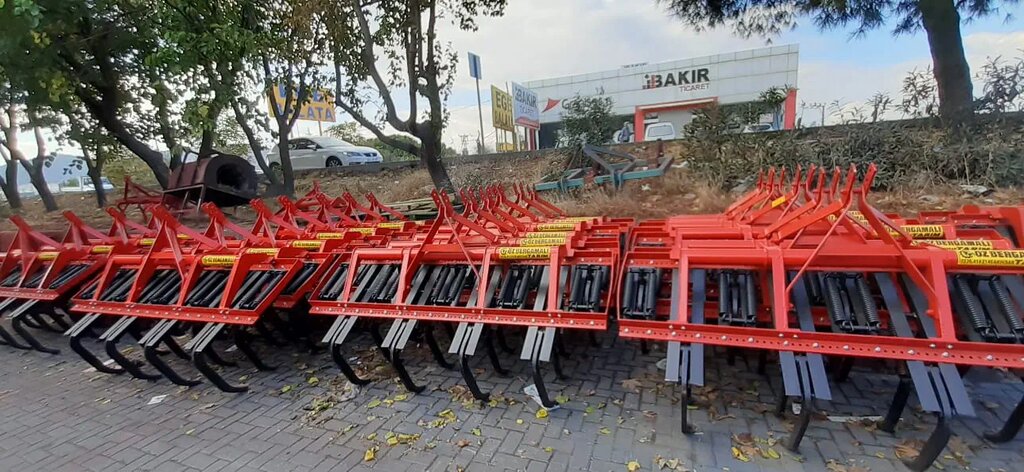 Tarım makineleri, ekipmanlar Öz Bergamalı Tarım Makinaları, Akhisar, foto