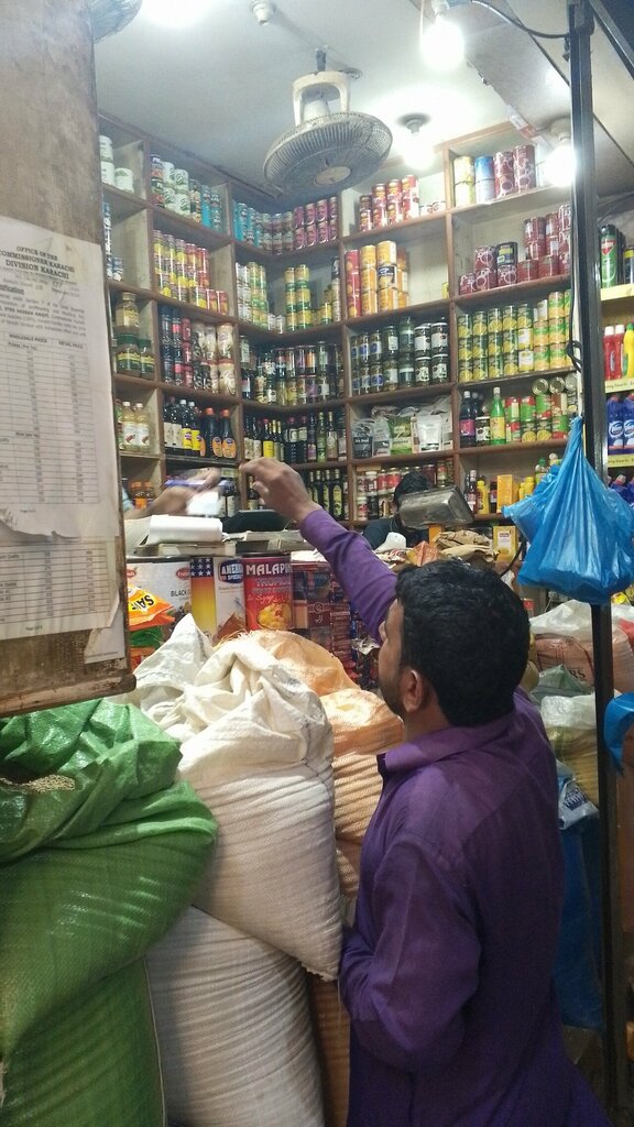 Pazarlar ve çarşılar Murree Oil And Pansar Store, Karaçi, foto