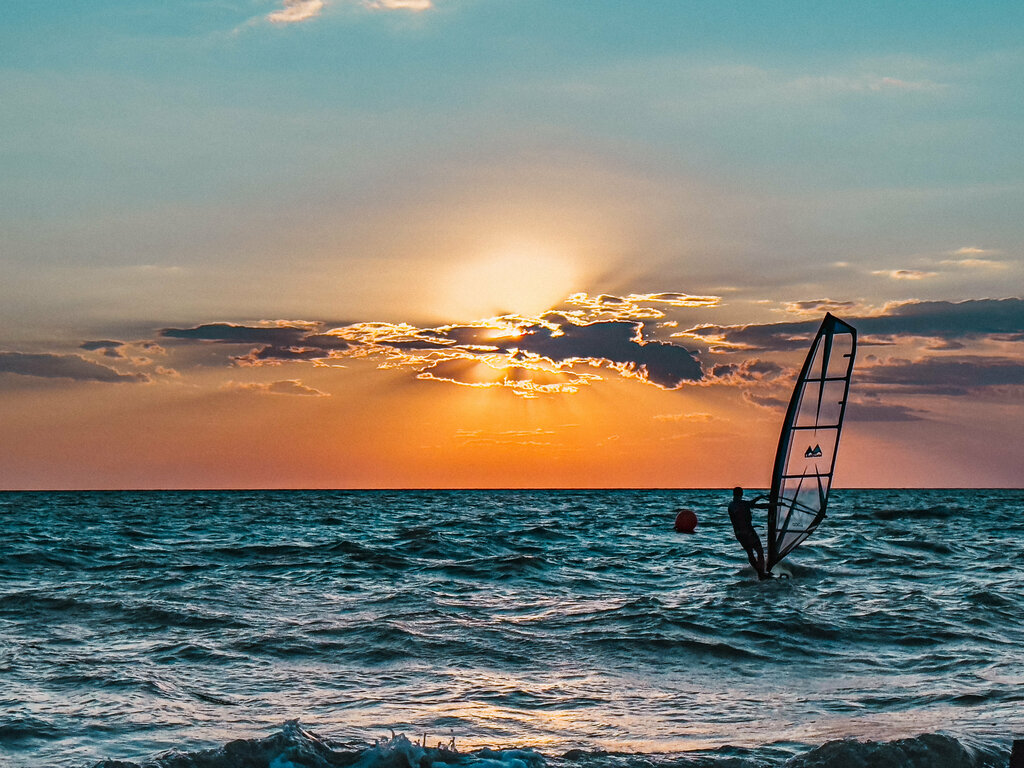 Spor tesisi Центр ветровых и водных видов спорта Русский Ветер, Krasnodarski krayı, foto