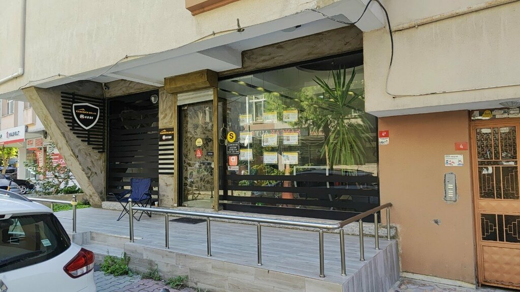 Otomobil satış galerileri Kandemir Emlak - Ubay Oto, İstanbul, foto