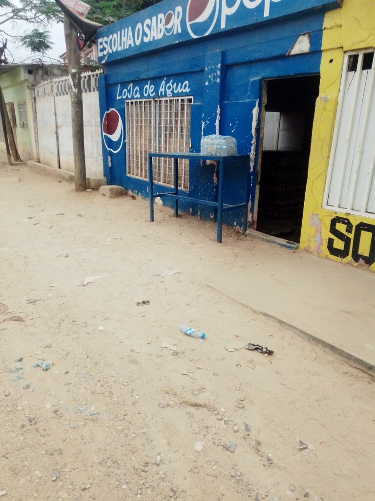 Alkolsüz içecekler Pepsi, Loanda, foto