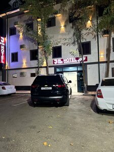 Jon Tawr (Tafakkur Drive No:47), otel  Taşkent'ten