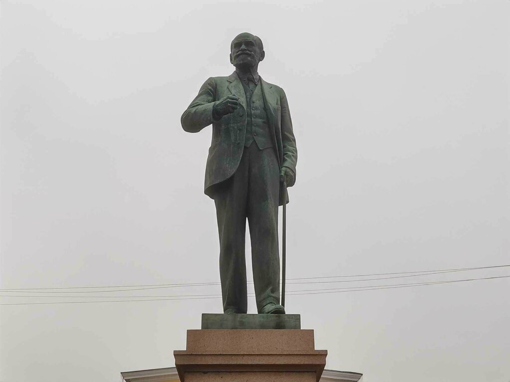 Anıt, heykel Monument to Ivan Pavlov, Riazan, foto